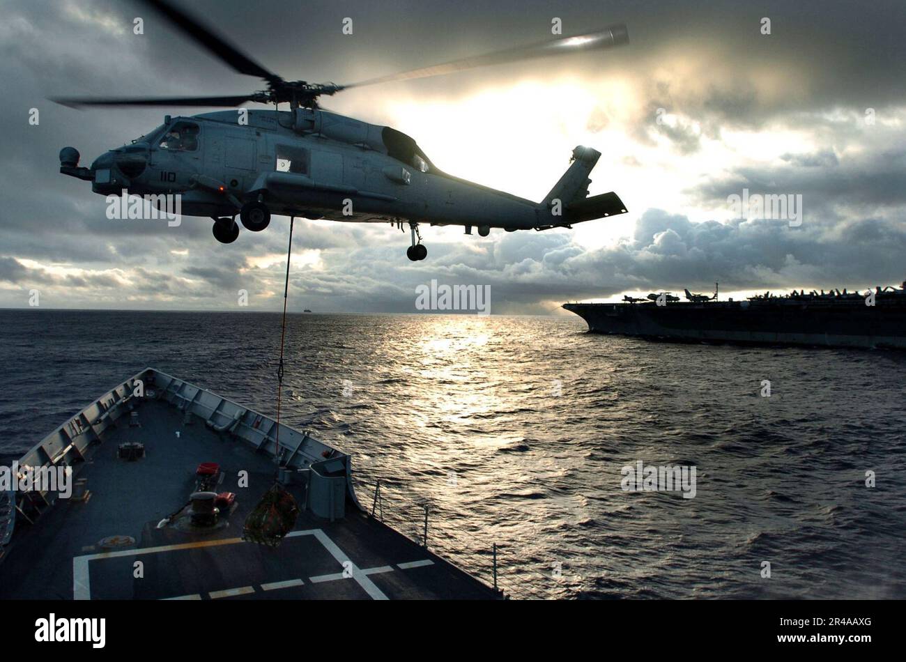 US Navy An MH-60R Strikehawk assigned to Helicopter Anti-Submarine ...