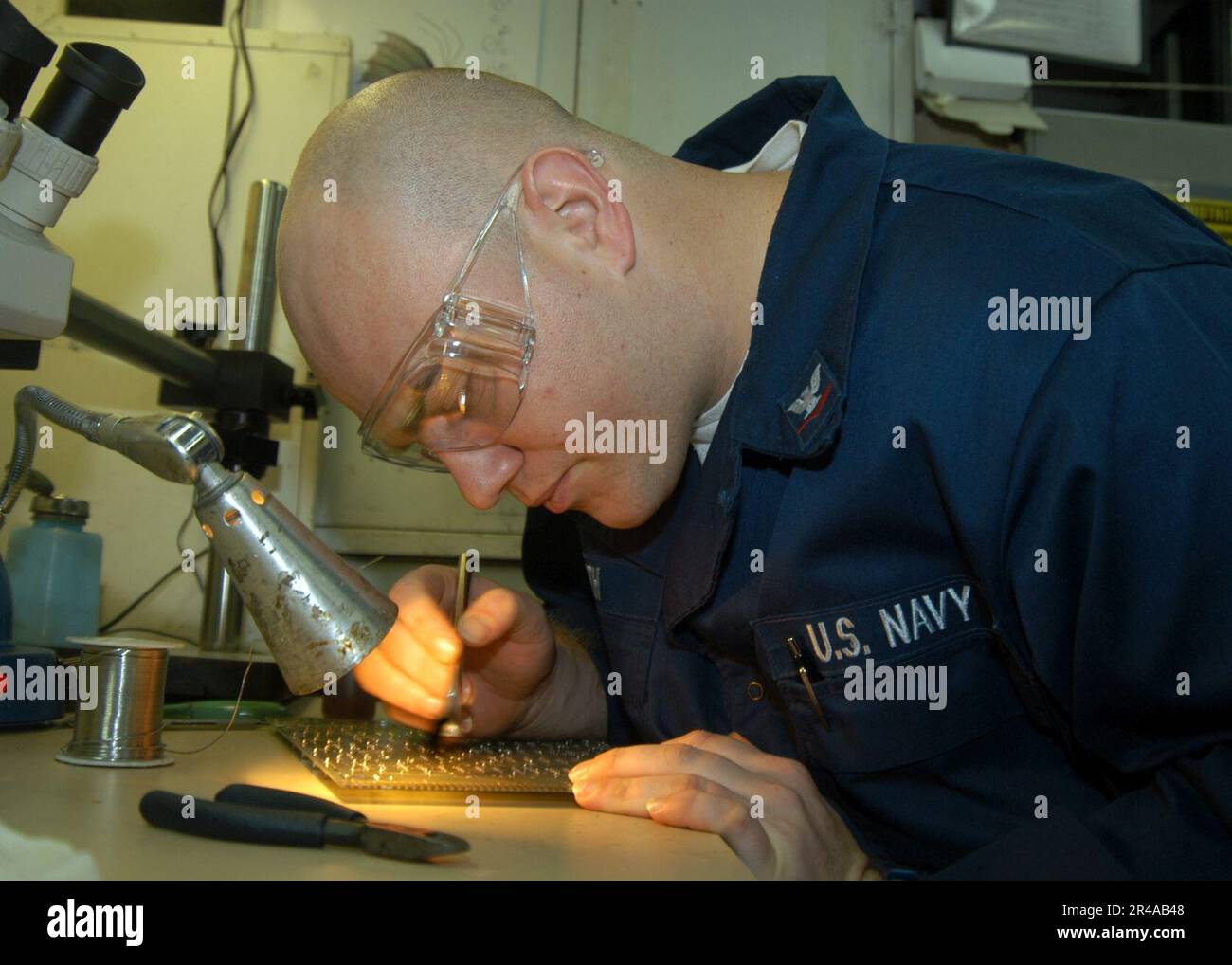 US Navy Aviation Electronics Technician Stock Photo - Alamy
