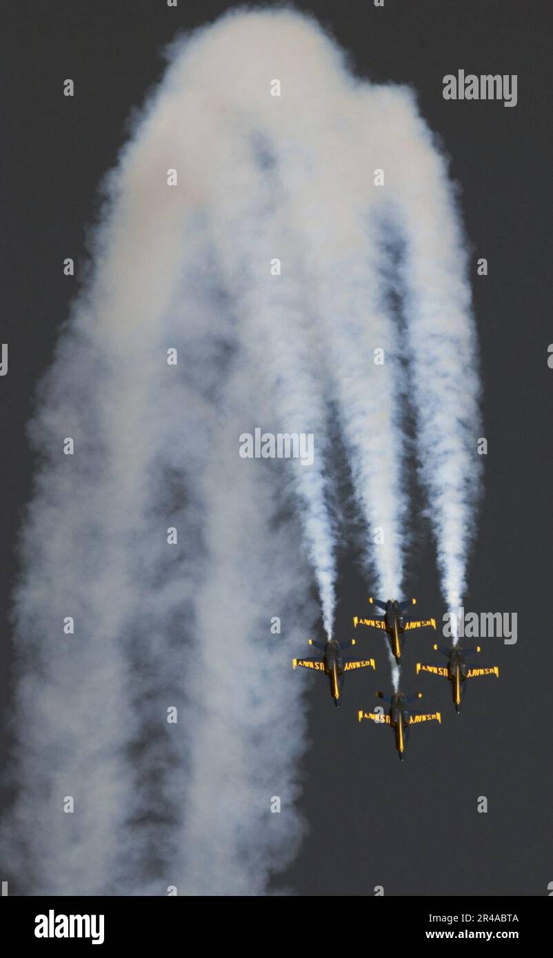 US Navy The U.S. Navy flight demonstration team, the Blue Angels ...