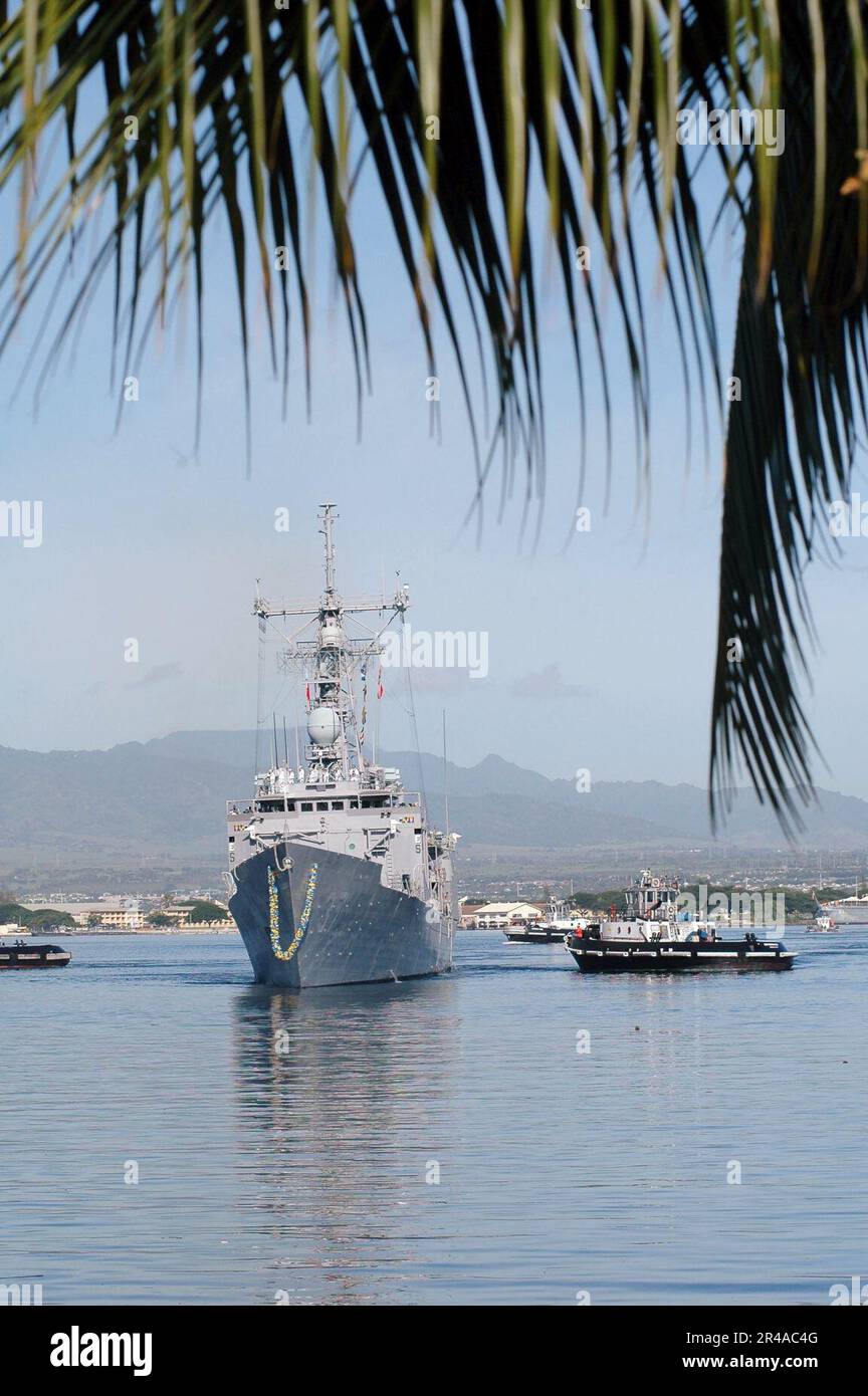 US Navy The Pearl Harbor-based guided missile frigate USS Crommelin ...