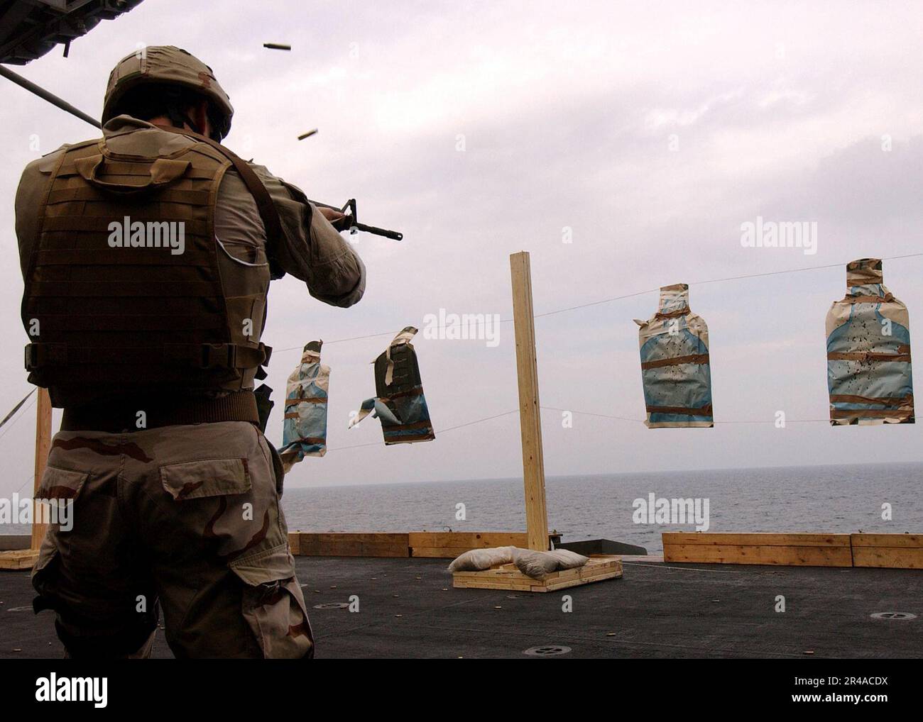 US Navy Information Technician 1st Class assigned to Explosive Ordnance ...