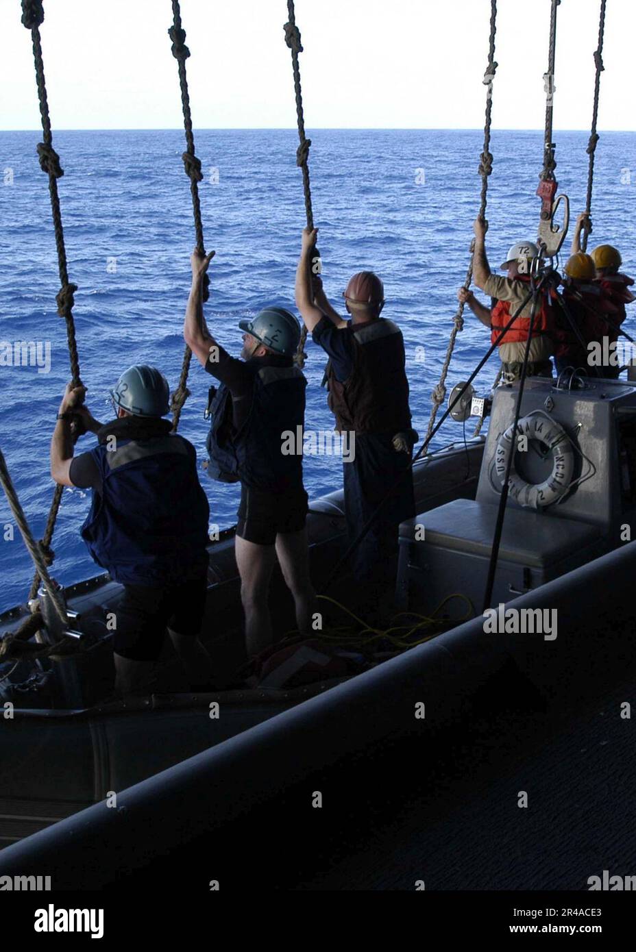 Us Navy Crew Members Return To Uss Abraham Lincoln Cvn 72 After