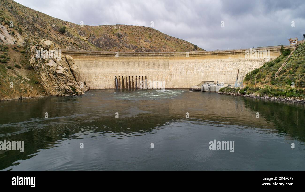 dam that is for holding water Stock Photo - Alamy