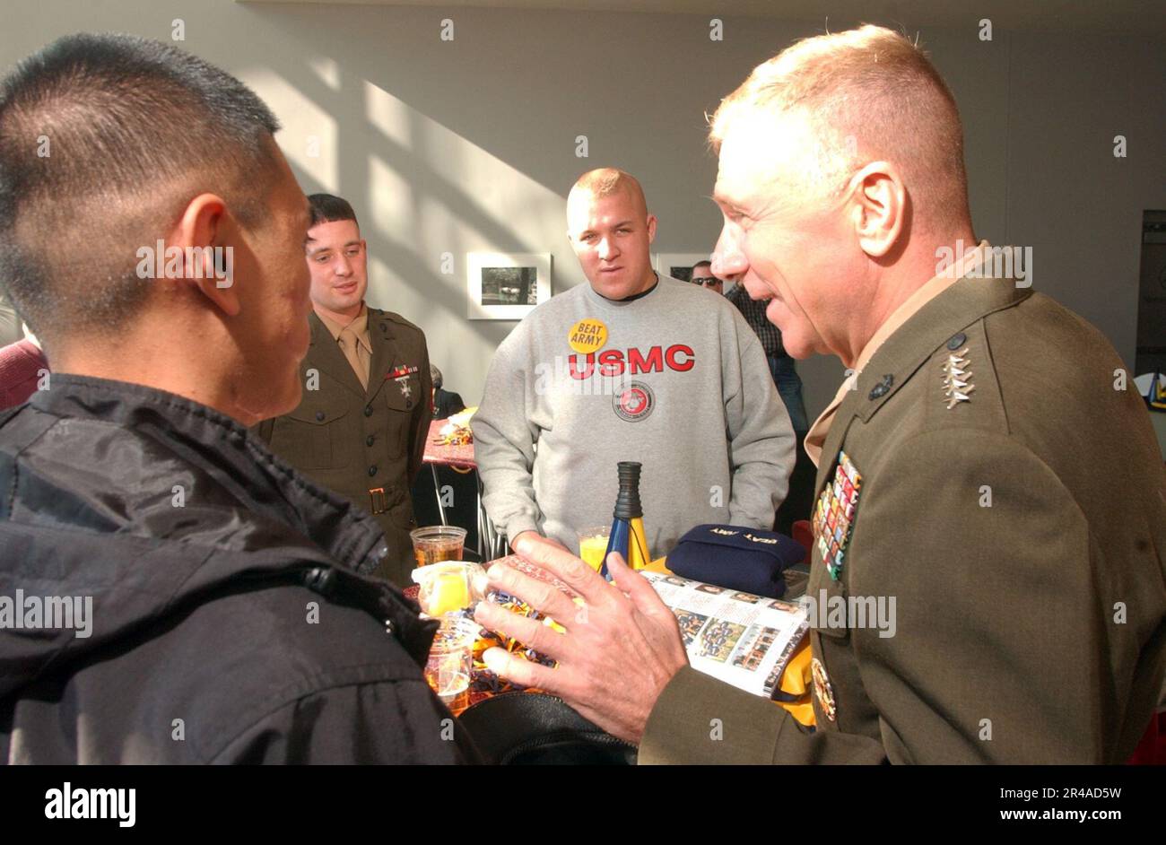 US Navy Commandant of the Marine Corps Gen. Michael W. Hagee, spends ...