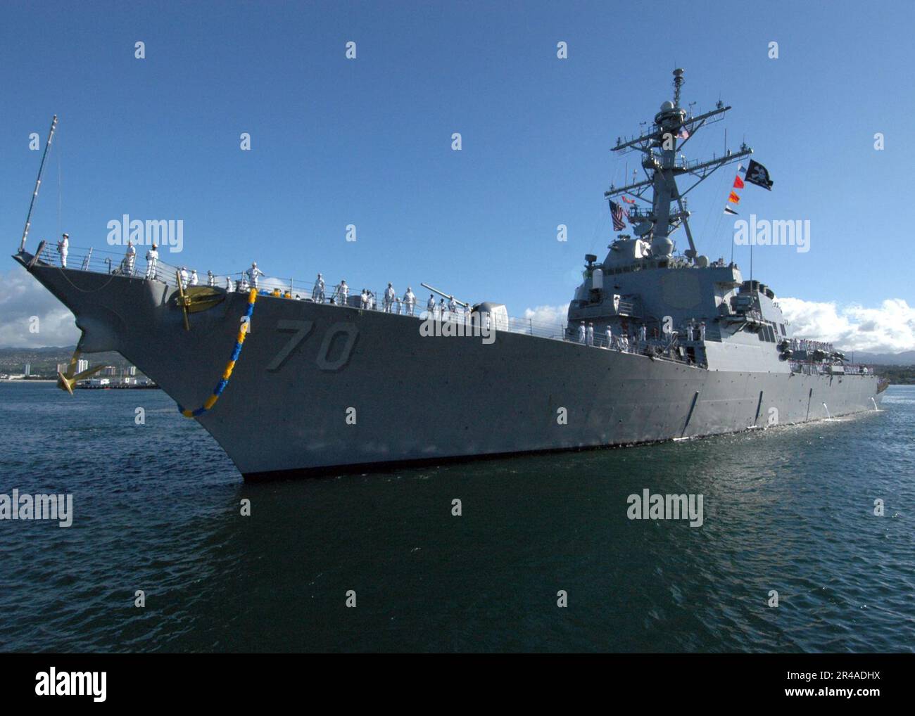 US Navy The Arleigh Burke-class guided missile destroyer USS Hopper ...