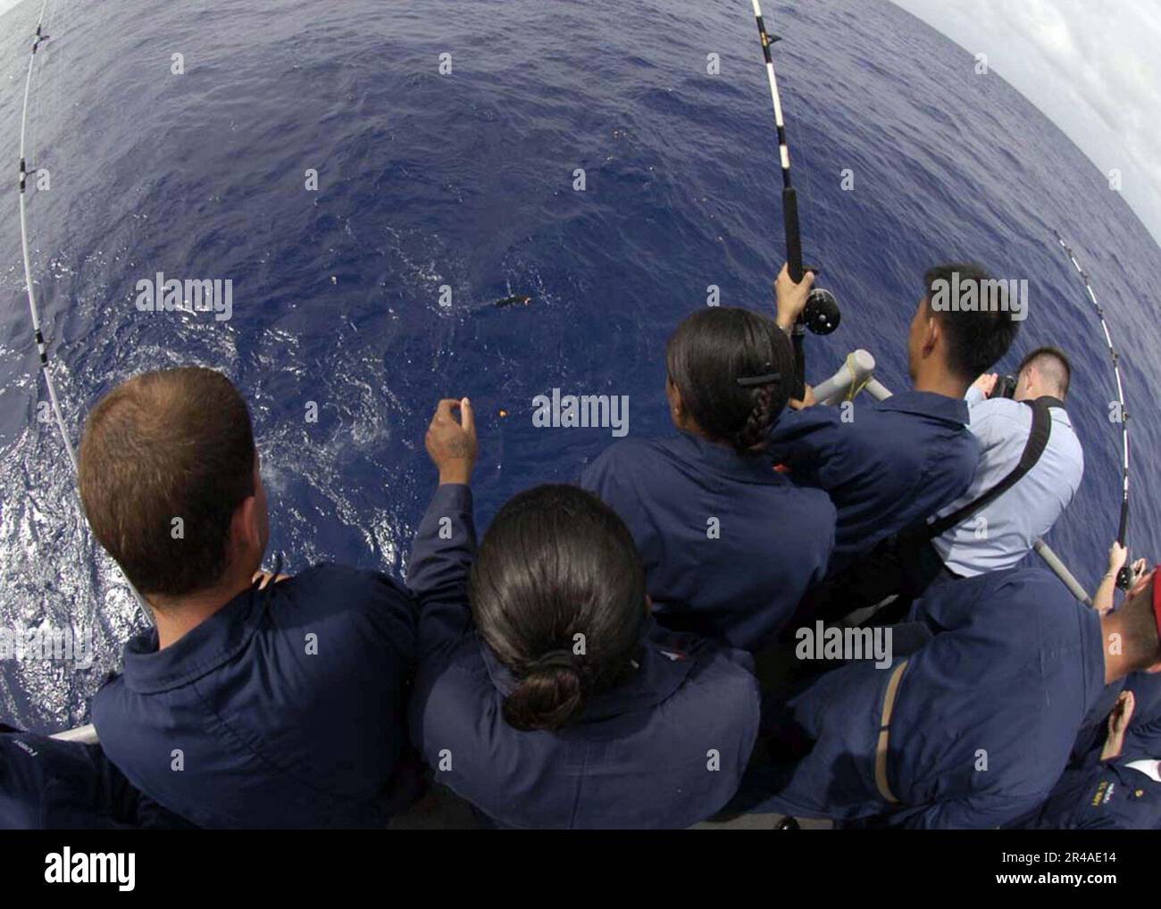 US Navy Sailor's aboard the guided missile cruiser USS Shiloh (CG 67 ...
