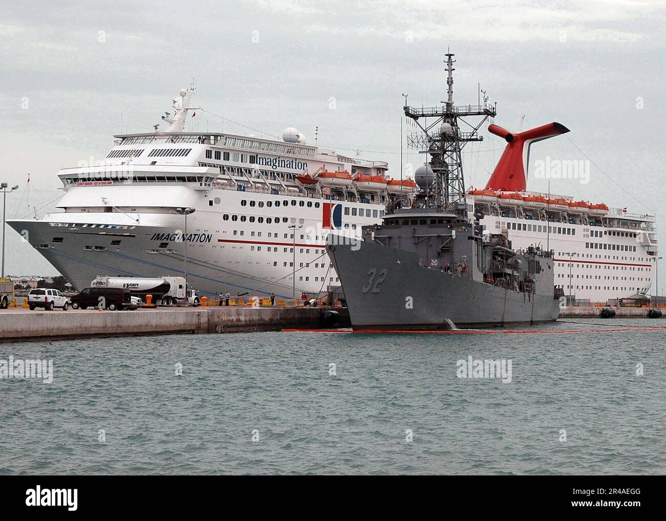 US Navy USS John L. Hall (FFG-32) sits moored at the Outer Mole Pier in ...