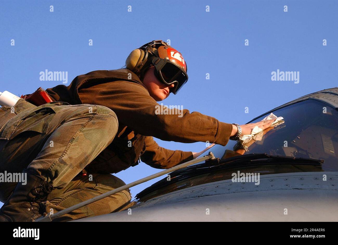 US Navy Aviation Electronics Technician Stock Photo - Alamy