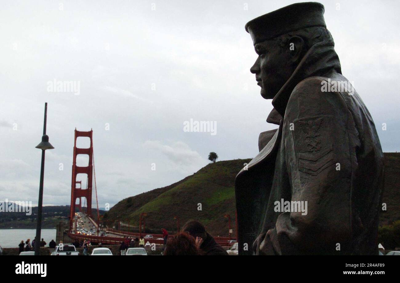 US Navy The Lone Sailor Memorial at Vista Point Outlook on the northern ...