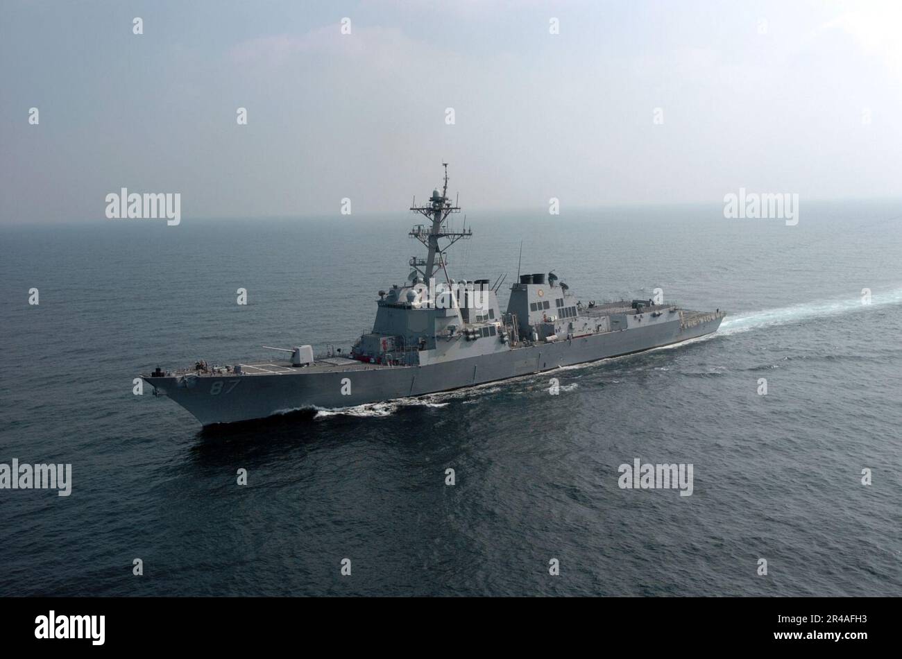 US Navy The guided missile destroyer USS Mason (DDG 87) patrols the ...