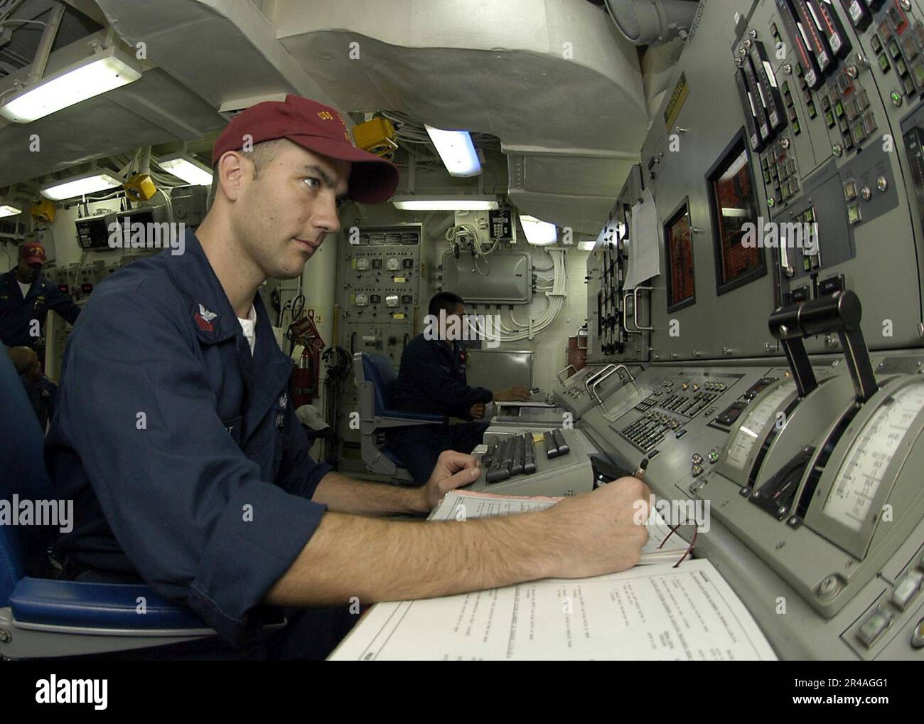 US Navy Gas Turbine System 1st Class parallels the generator to ...
