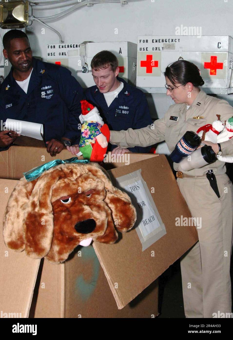 US Navy Sailors aboard USS Abraham Lincoln (CVN 72) collect toys for ...