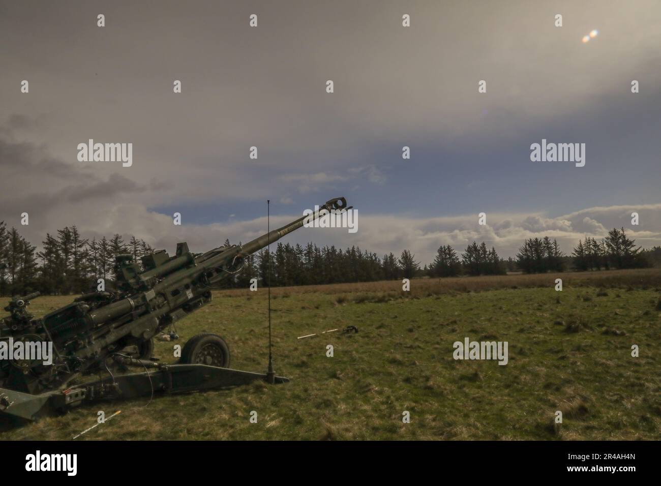 U.S. Soldiers assigned to Carnage Battery, Field Artillery Squadron ...