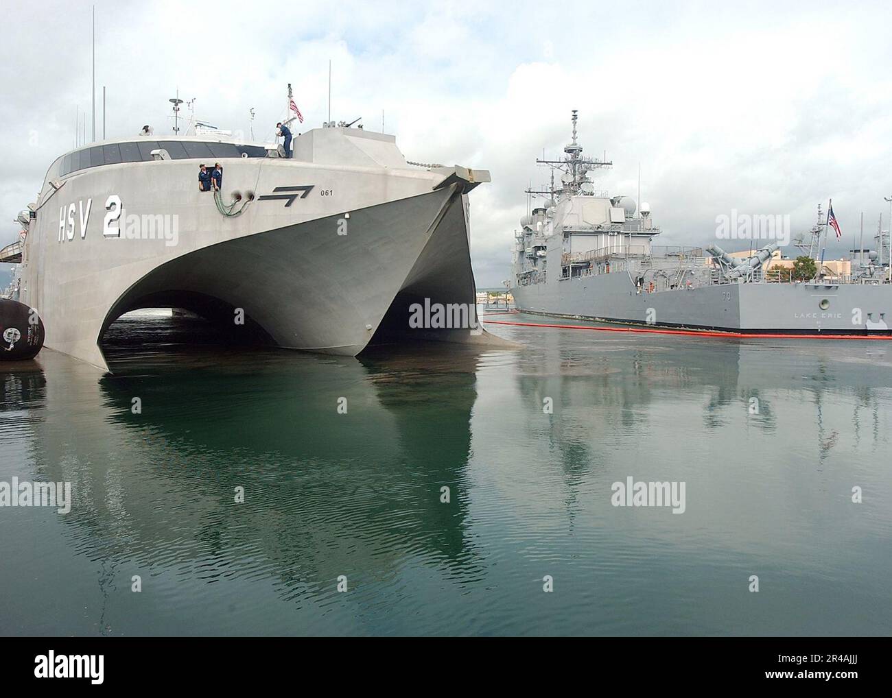 US Navy The High Speed Vessel Two (HSV-2) Swift is moored alongside the ...