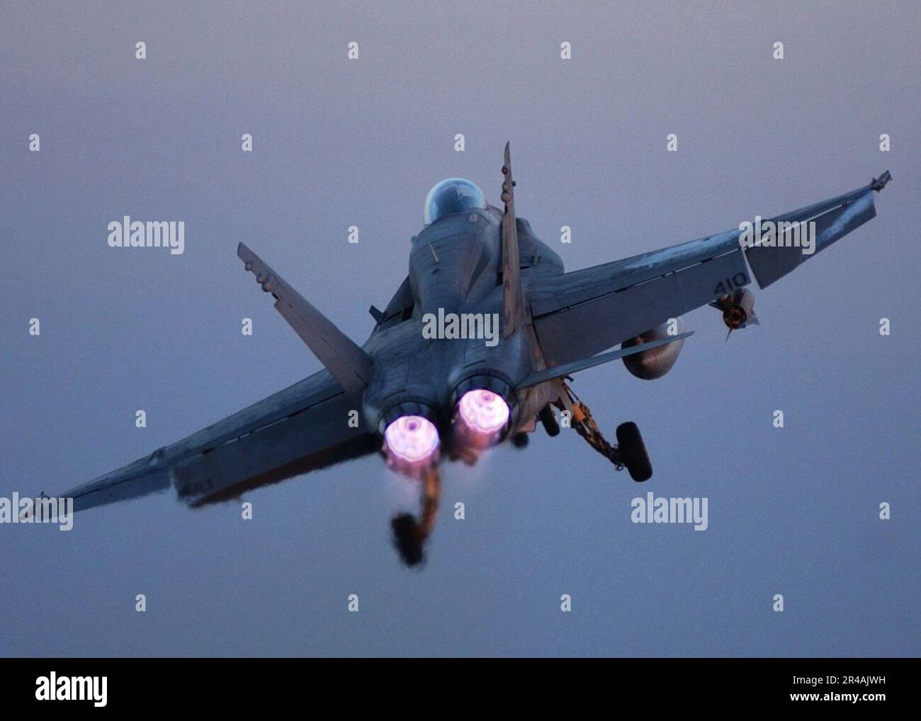 US Navy An F-A-18C Hornet, assigned to the Gunslingers of Strike ...