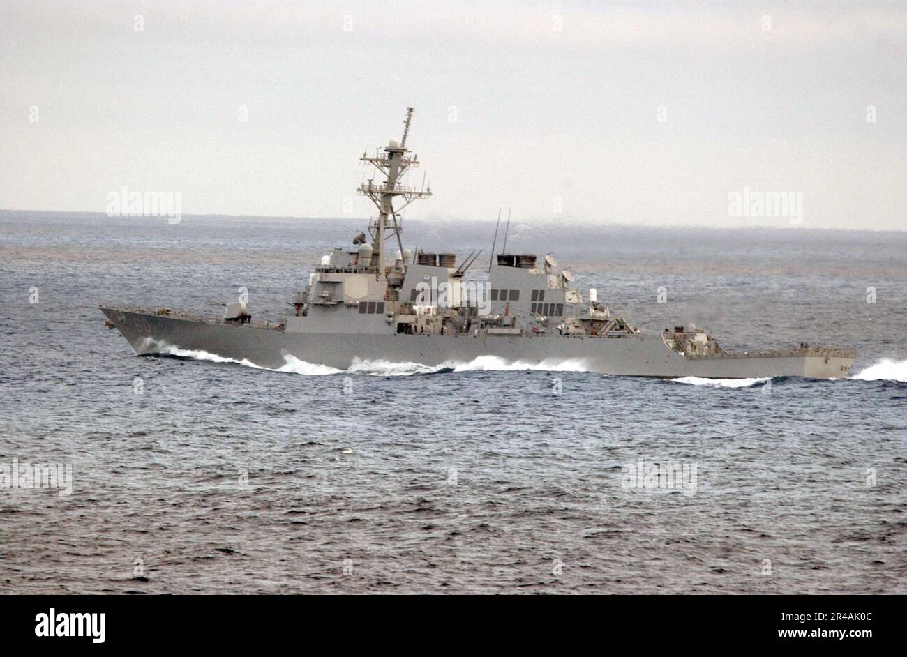 US Navy The guided missile destroyer USS Paul Hamilton (DDG 60 ...