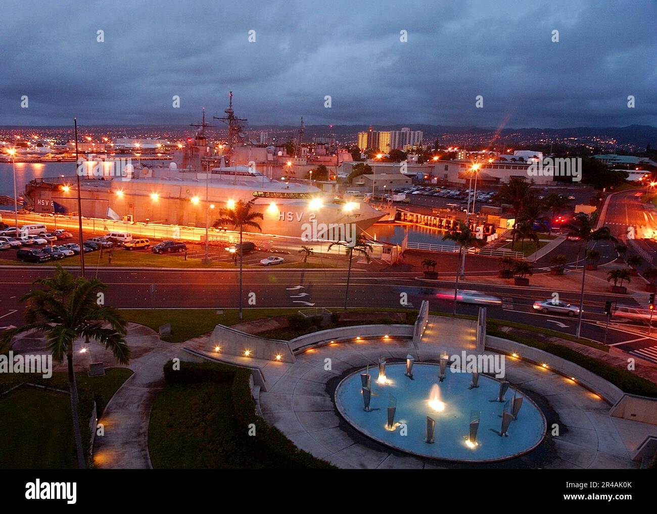 US Navy The High Speed Vessel Two (HSV-2) Swift is moored in Pearl ...