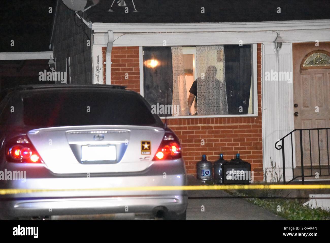 Police investigate the mass shooting and close off the area with crime ...