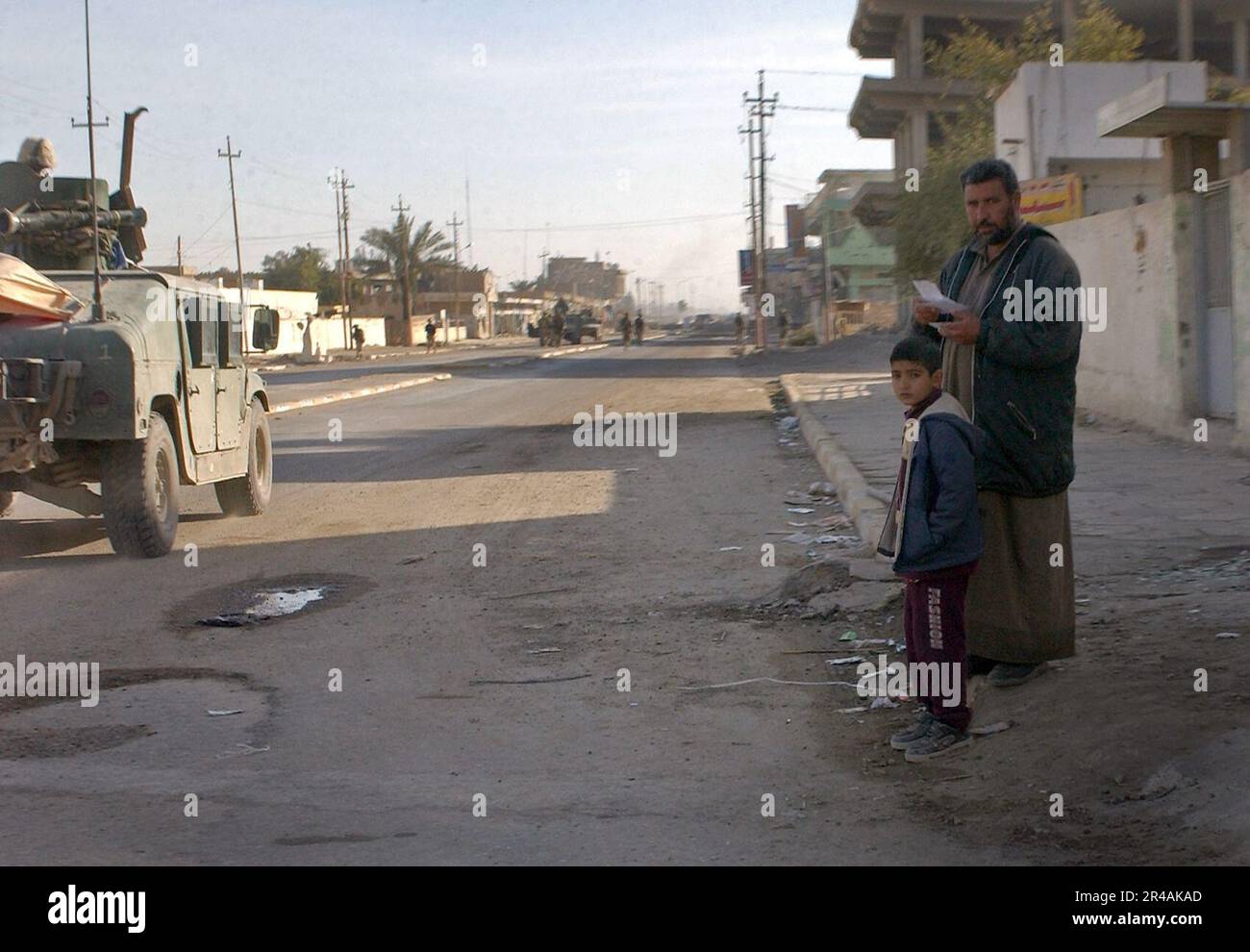 US Navy U.S. Navy Seabees assigned to Naval Mobile Construction ...