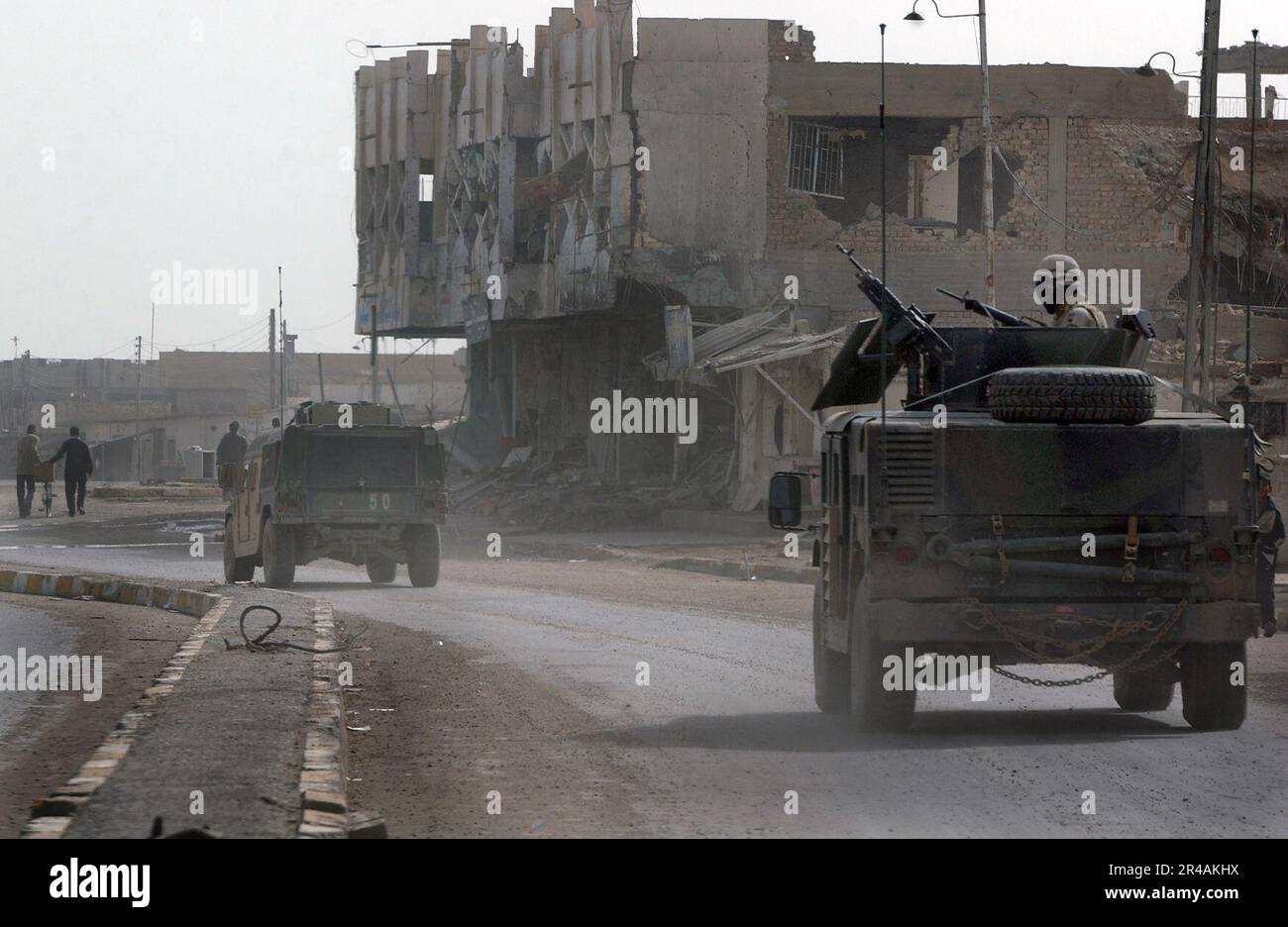 US Navy U.S. Navy Seabees assigned to Naval Mobile Construction ...