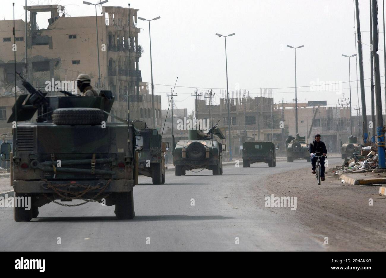 US Navy U.S. Navy Seabees assigned to Naval Mobile Construction ...