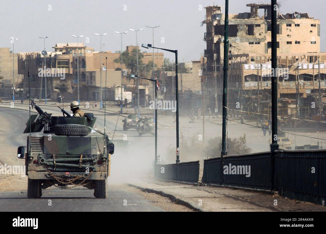 US Navy U.S. Navy Seabees assigned to Naval Mobile Construction ...