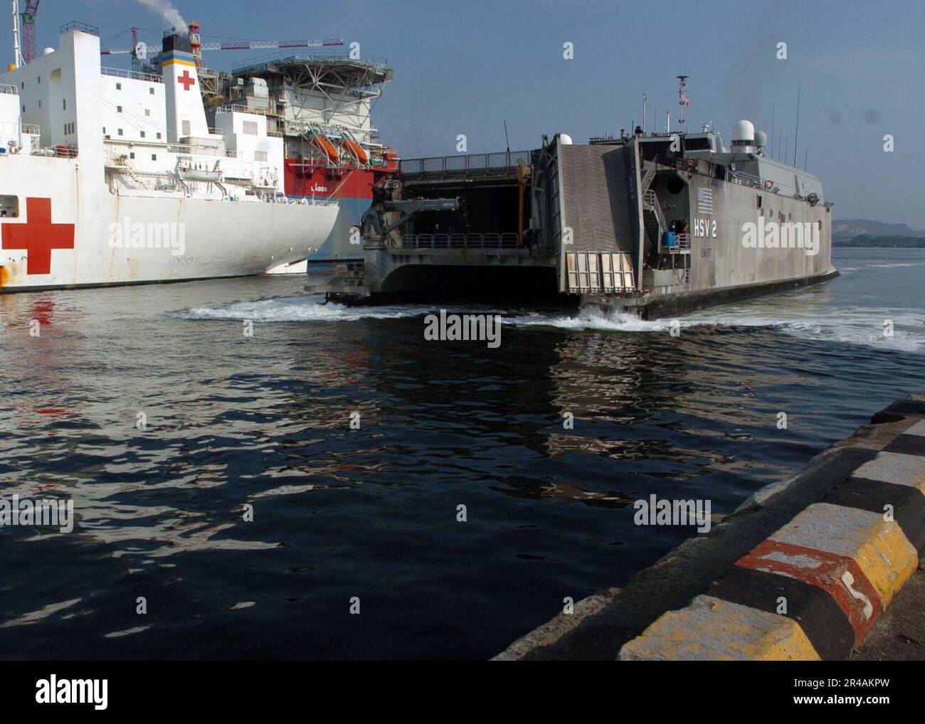 US Navy High Speed Vessel Two (HSV 2) Swift arrives in Singapore ...