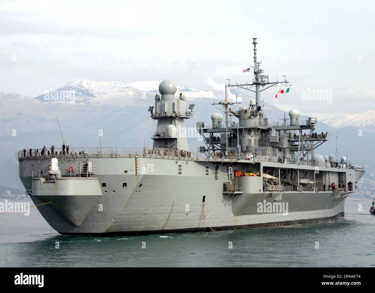 US Navy The Blue Ridge-class command ship USS Mount Whitney (LCC 20 ...