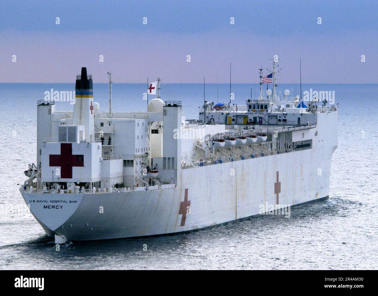 US Navy The Military Sealift Command (MSC) hospital ship USNS Mercy (T ...