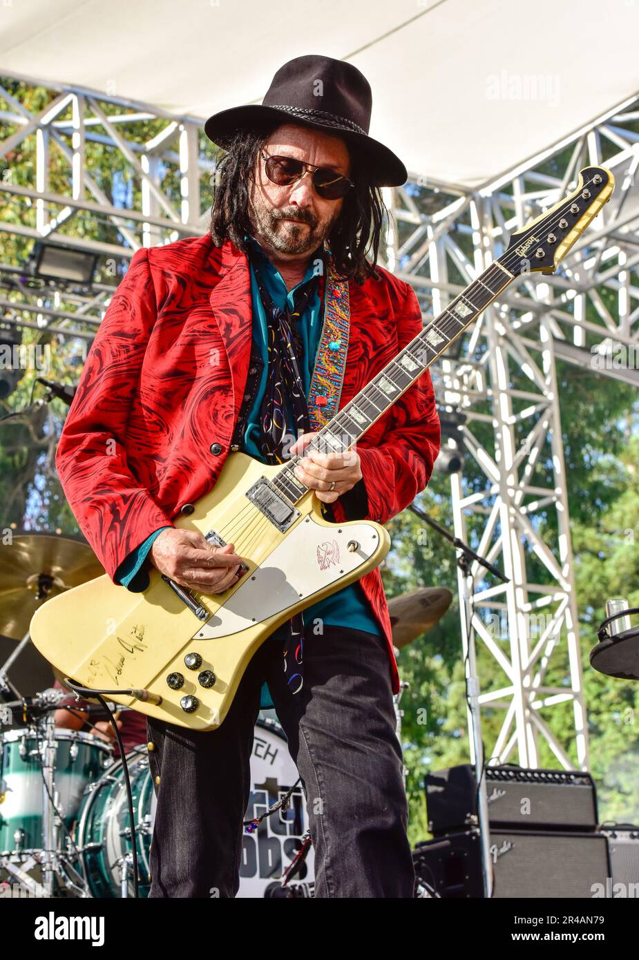Mike campbell with the dirty knobs hi-res stock photography and images ...