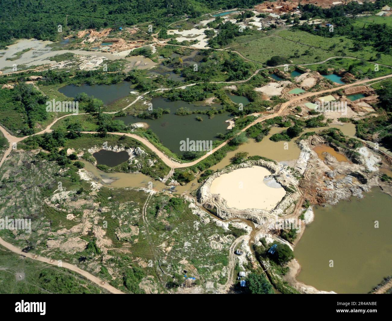 Capture of an illegal gold mining site in the brazilian Amazon ...