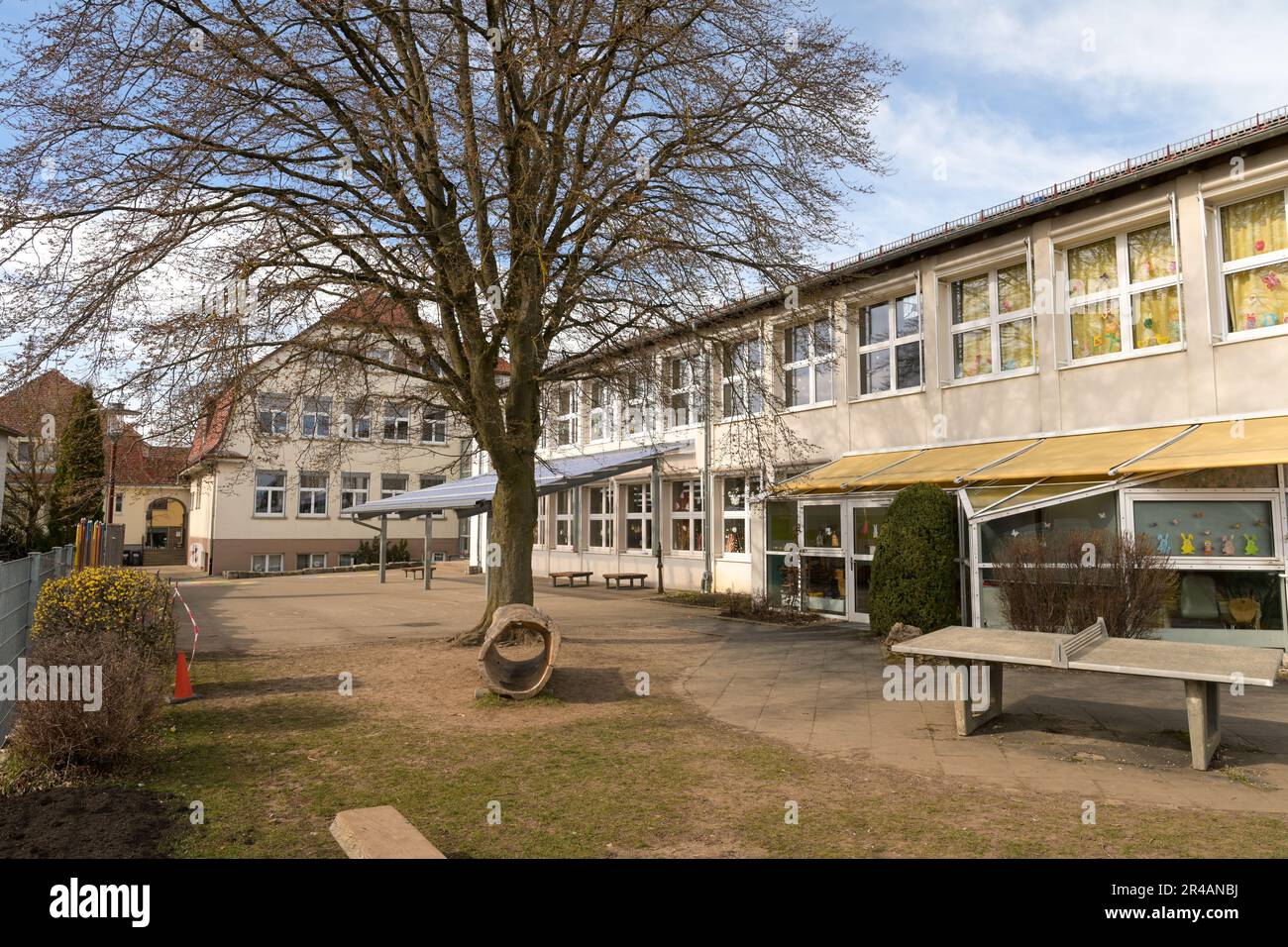 German school building entry hi-res stock photography and images - Alamy