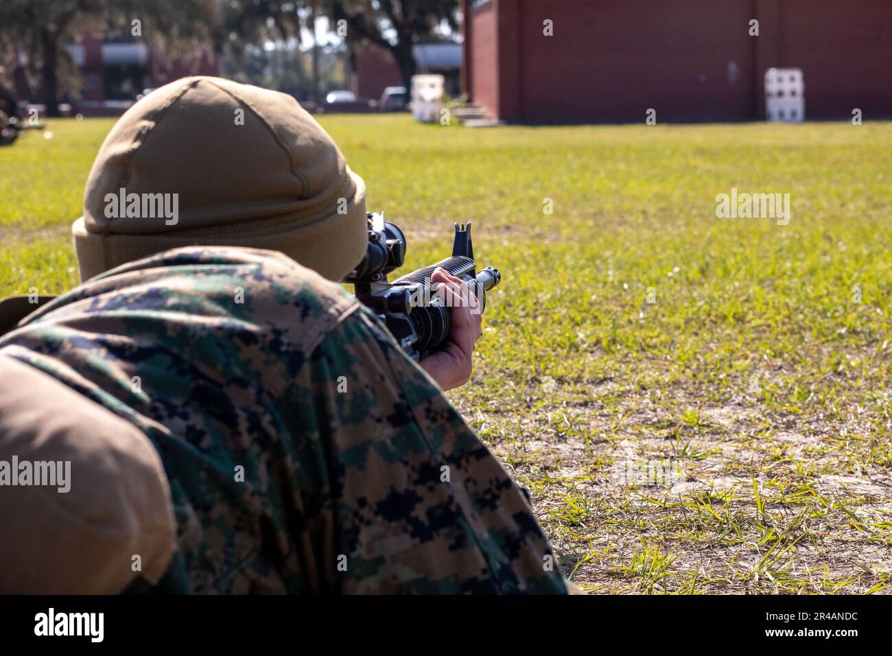 Recruits with Mike Company, 3rd Recruit Training Battalion practice dry ...