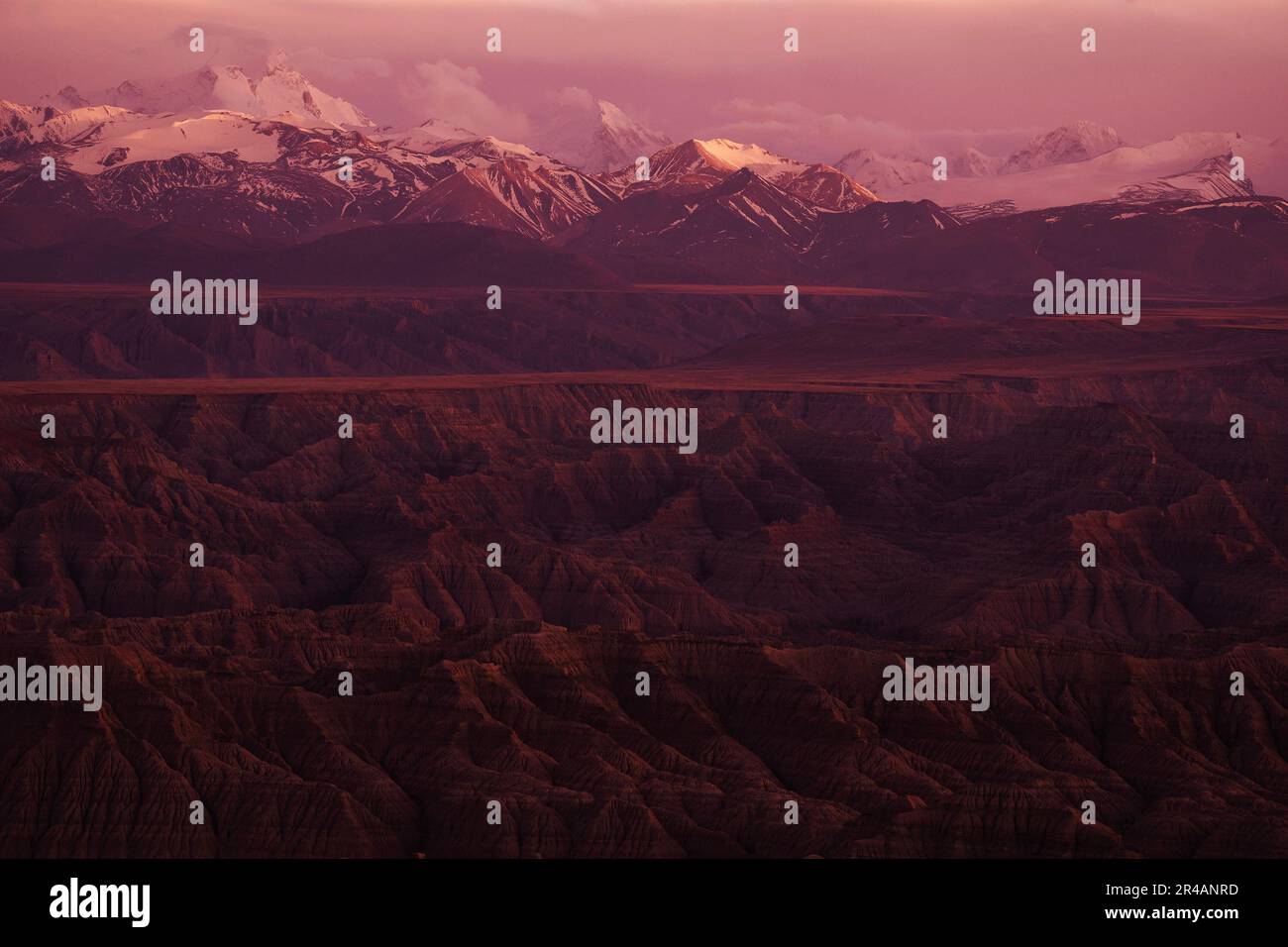 Zanda chinas tibet autonomous region hi-res stock photography and ...