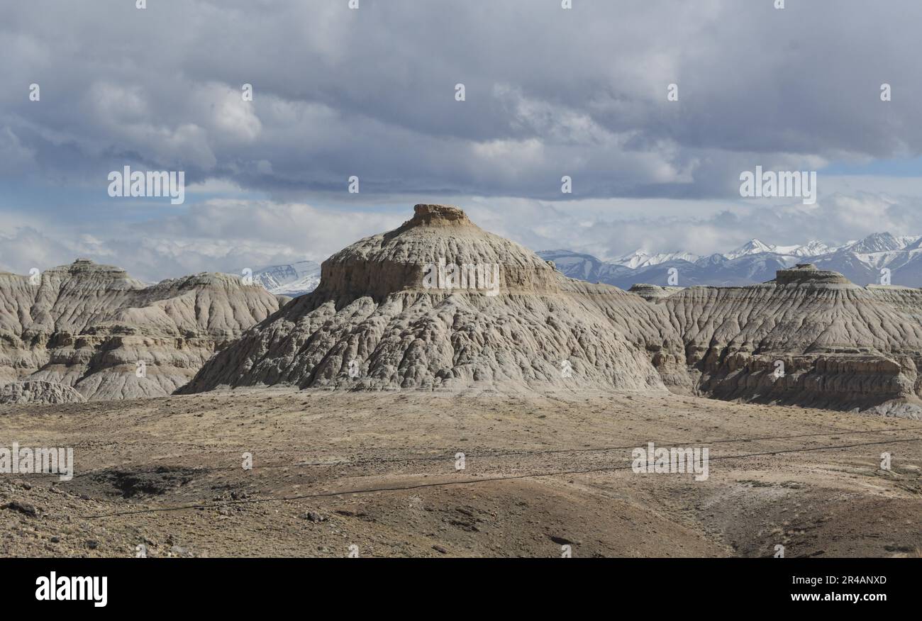 Zanda chinas tibet autonomous region hi-res stock photography and ...