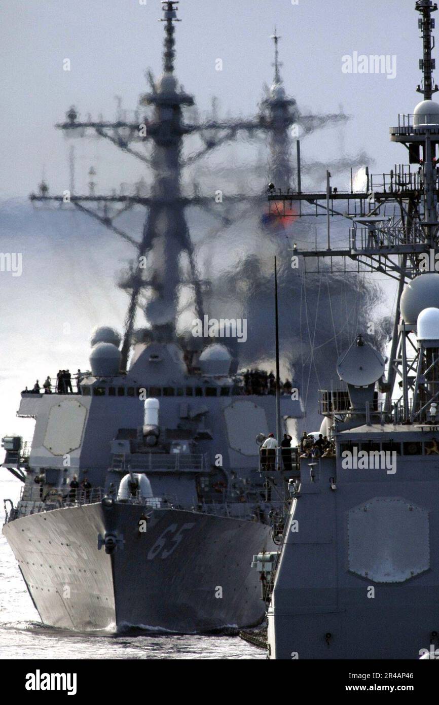 US Navy The guided missile cruiser USS Shiloh (CG 67), the guided ...