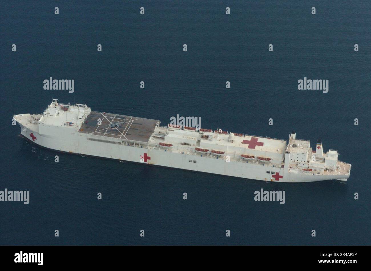US Navy The Military Sealift Command (MSC) hospital ship USNS Mercy (T ...