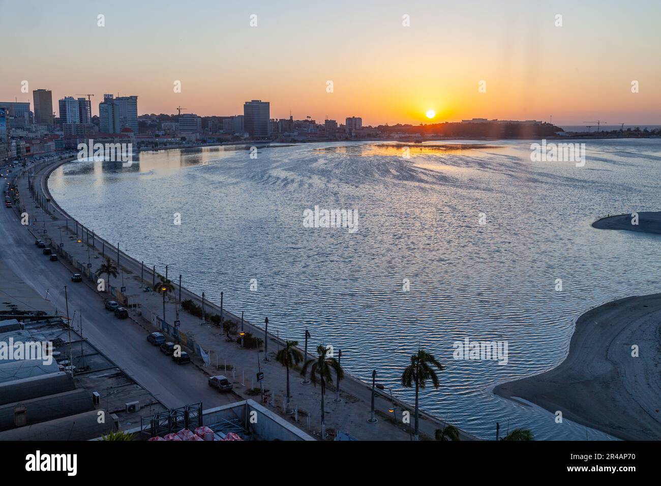 Port of luanda hi-res stock photography and images - Alamy
