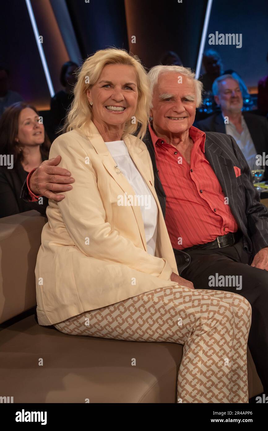 Hera Lind und Dieter "Dieto" Kretschmar bei der Aufzeichnung der 'NDR Talk Show' im NDR ...