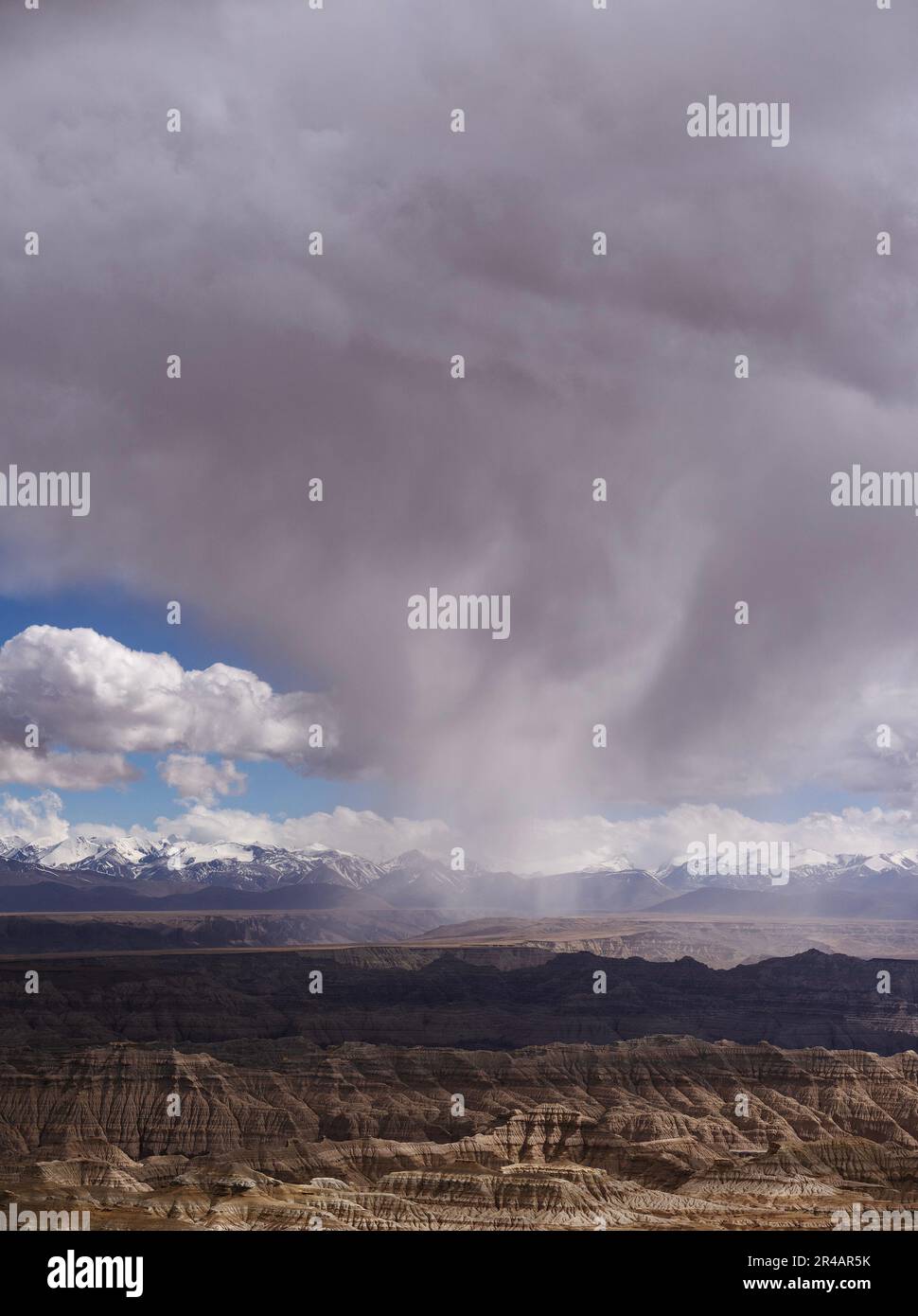 Lhasa, China's Tibet Autonomous Region. 25th May, 2023. A rain cloud ...