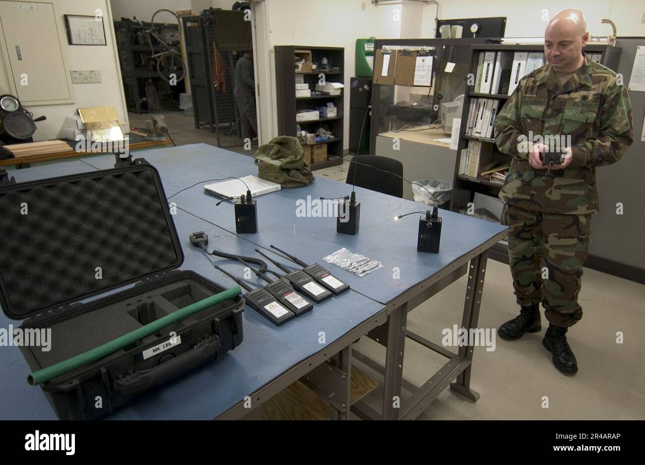 US Navy Explosive Ordnance Disposal Mobile Unit 5 (EOD MU5) team member ...