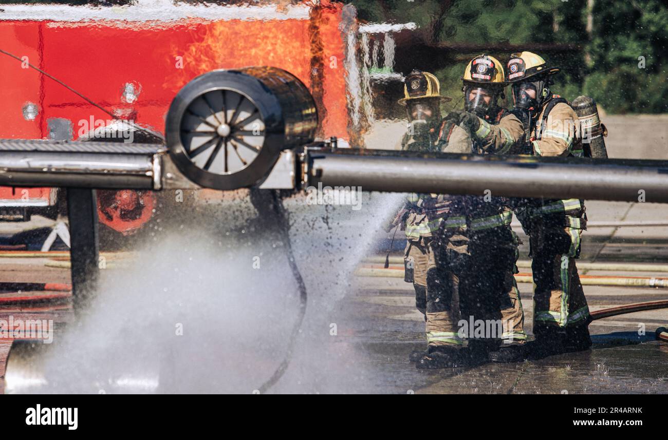 U.S. Marines with Aircraft Rescue and Firefighting (ARFF), Headquarters ...