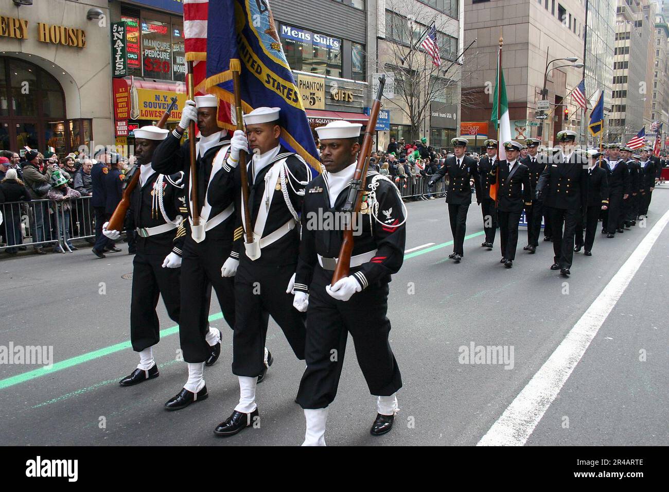 US Navy Members of Naval Reserve Center Bronx's color guard march up ...