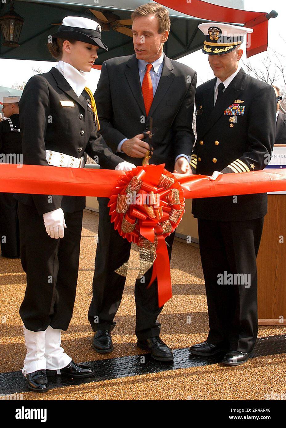 US Navy Gov. Mark Warner (D-VA), Capt. Storekeeper Seaman cut the ...