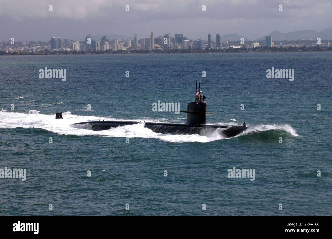 US Navy The Los Angeles-class fast attack submarine USS Salt Lake City ...