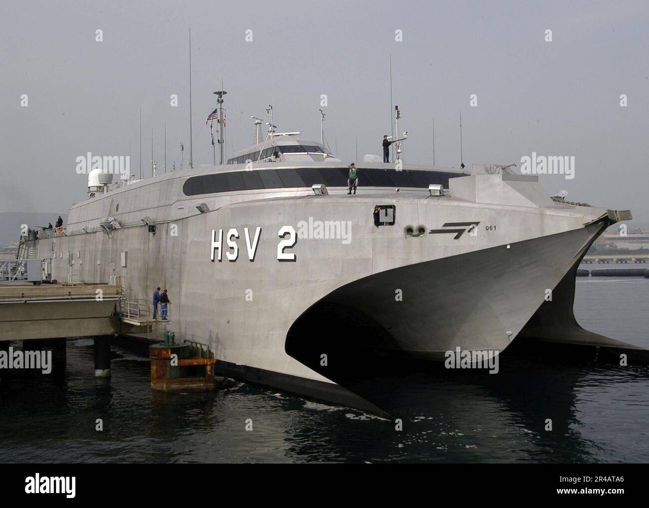 US Navy The High Speed Vessel Two (HSV 2) Swift maneuvers her way into ...