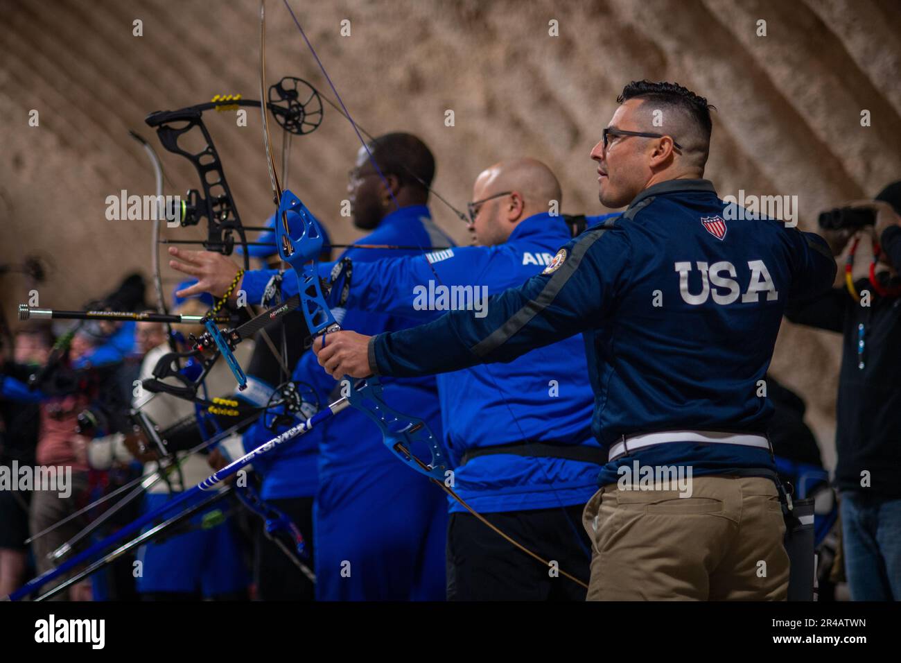 Military adaptive sports program hi-res stock photography and images ...