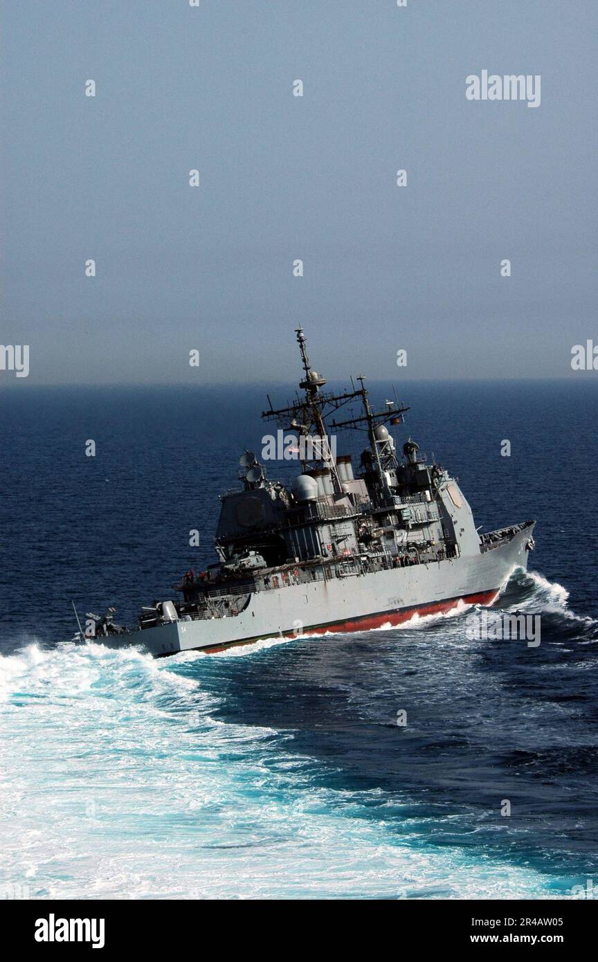 US Navy The Ticonderoga-class guided missile cruiser USS Antietam (CG ...