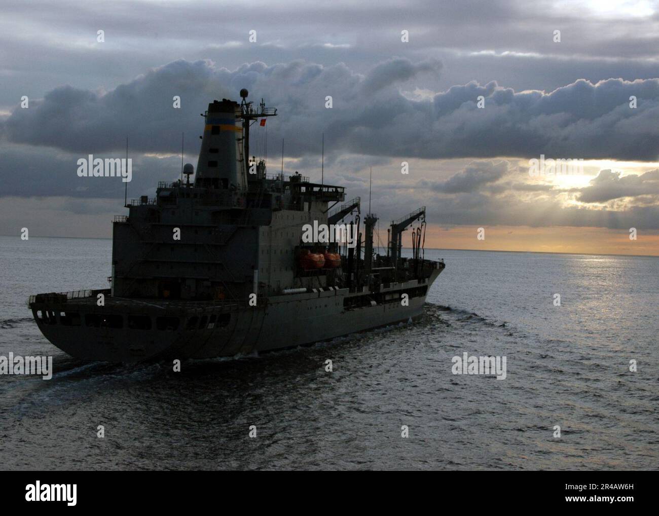 US Navy The Military Sealift Command (MSC) underway replenishment oiler ...
