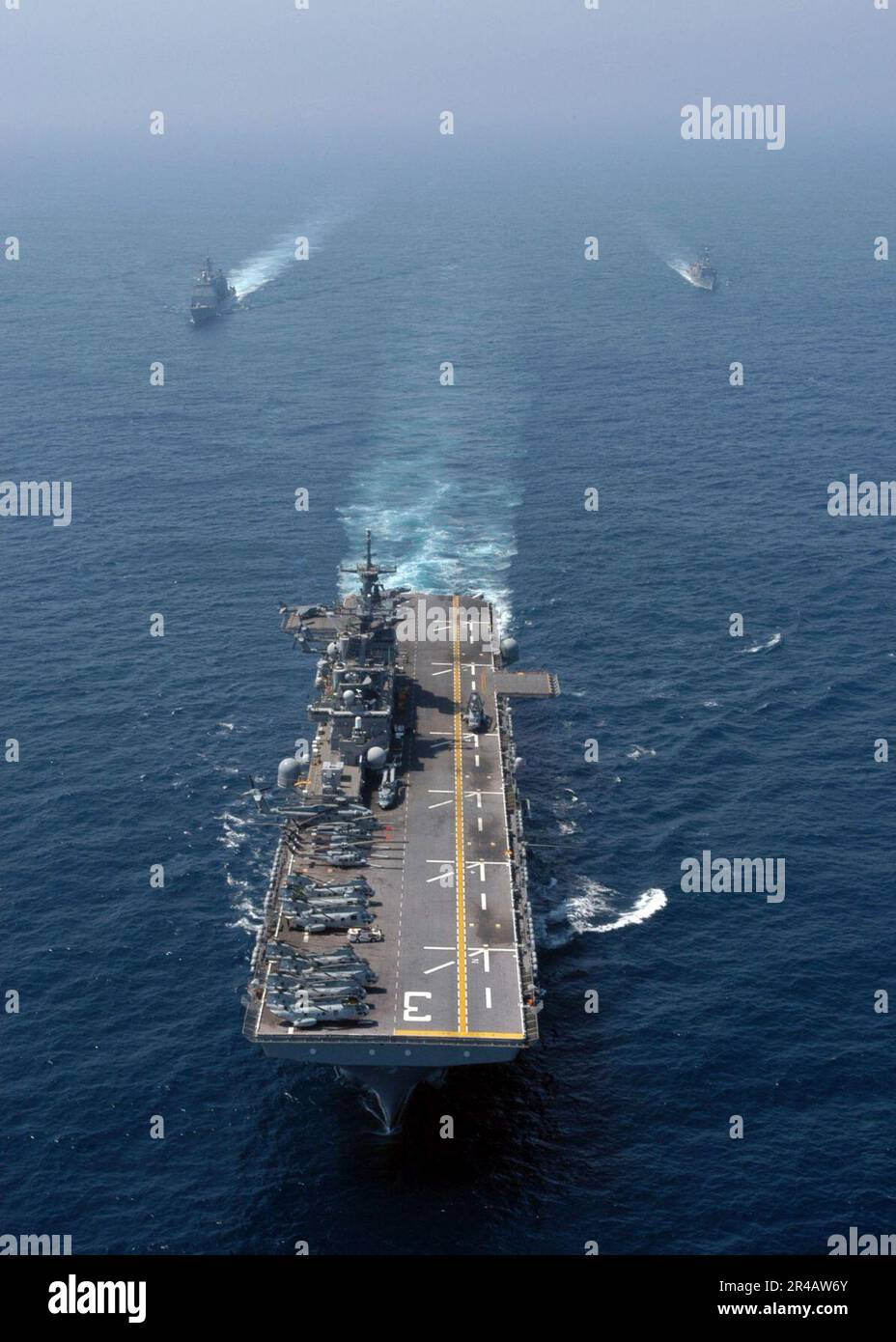 US Navy Ships assigned to the USS Kearsarge (LHD 3) Expeditionary ...